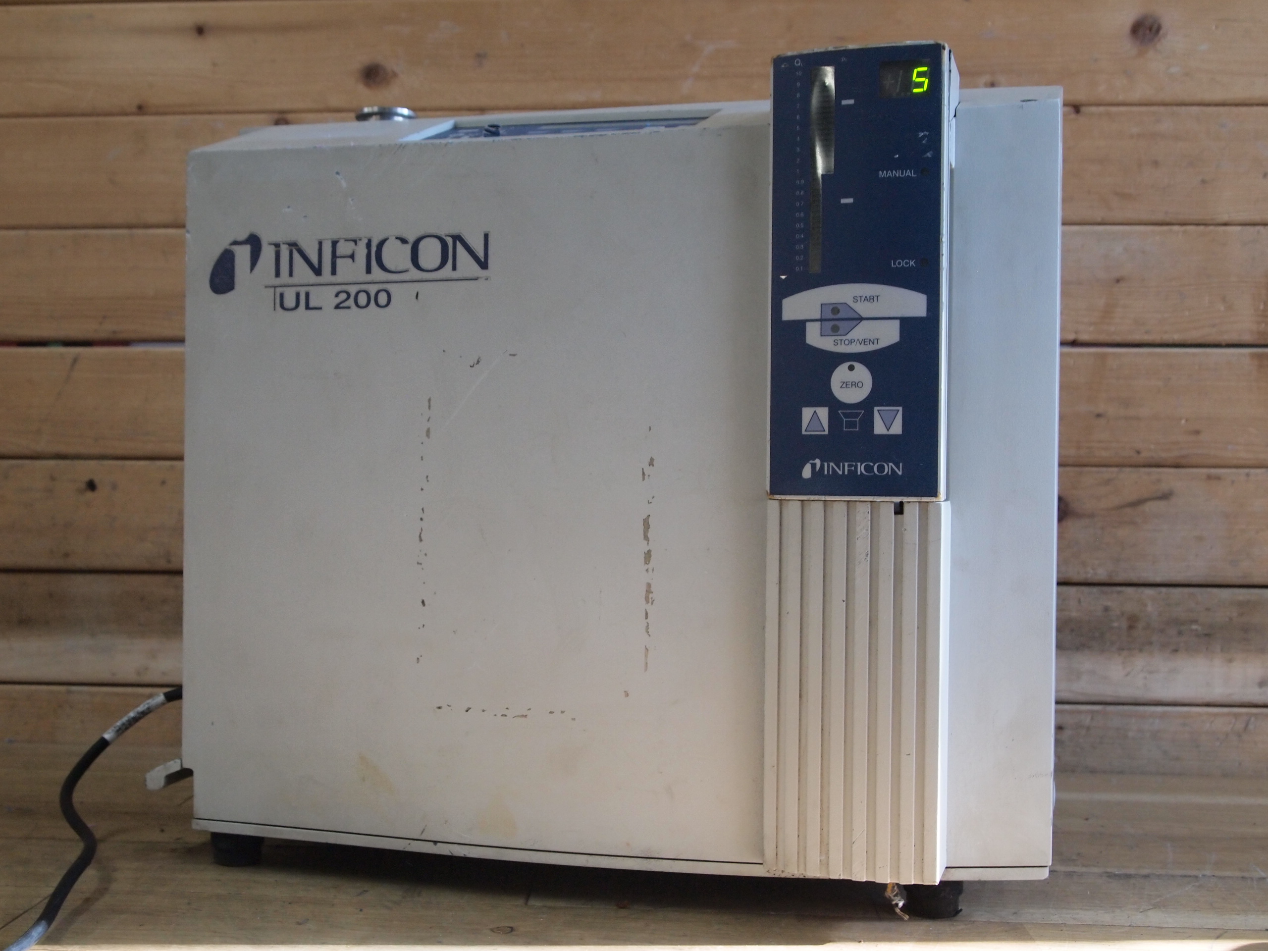 1W0111-7】 INFICON インフィコン ヘリウムリークディテクター UL200 通電のみ ジャンク - 株式会社ECOLO ...